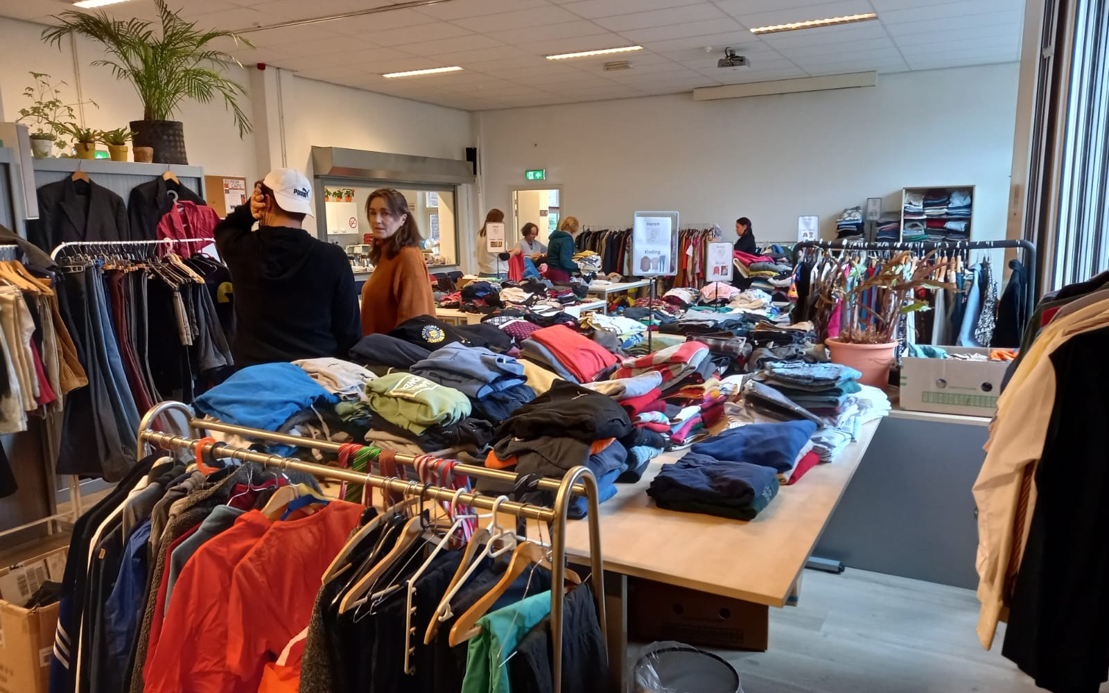 Bijna geen kleren meer - Wassenaarders.nl