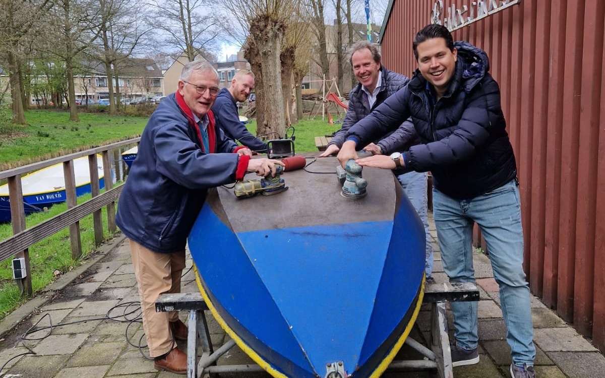 Burgemeester en wethouders helpen mee tijdens NLdoet - Wassenaarders.nl